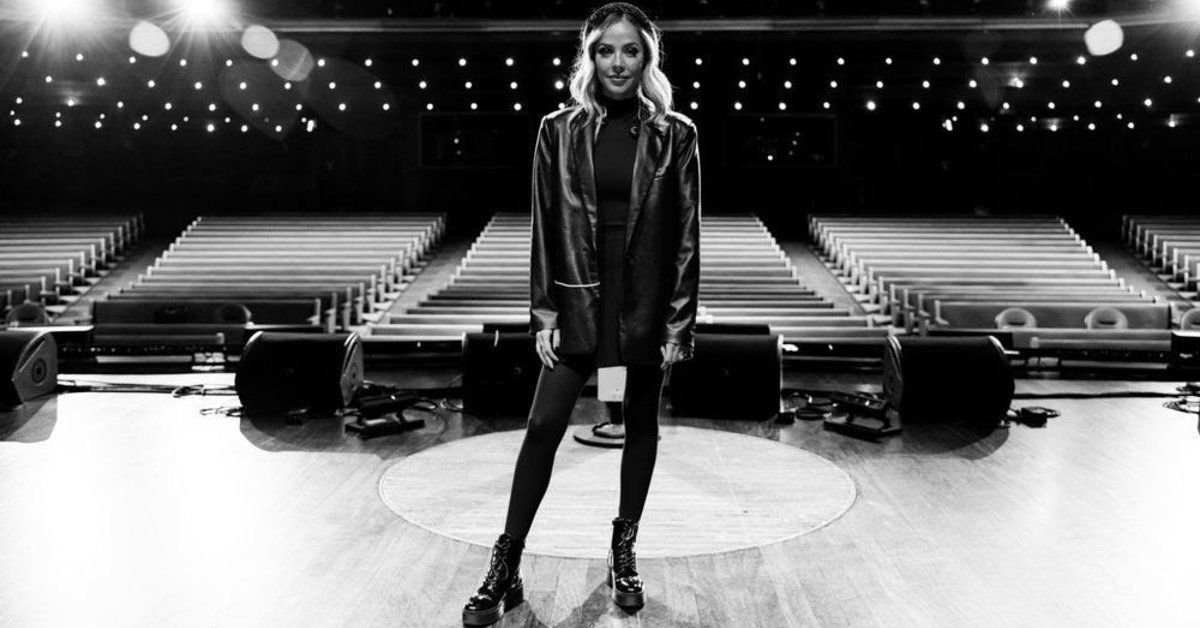 MacKenzie Porter Has Had a Big Year: A Look Back at 2021 For This Artist