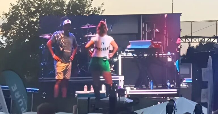 The Reklaws' Jenna Walker Announces Pregnancy on Stage at Rock the Park ...